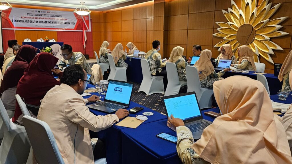 Persiapan ANBK, Tim KBKPI Gelar Penyusunan Soal Try Out Asesmen ...