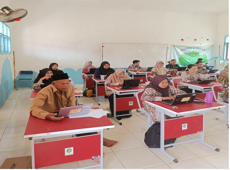 SMPN 4 Muara Wis Lakukan Bimtek Mandiri Pemanfaatan Chromebook